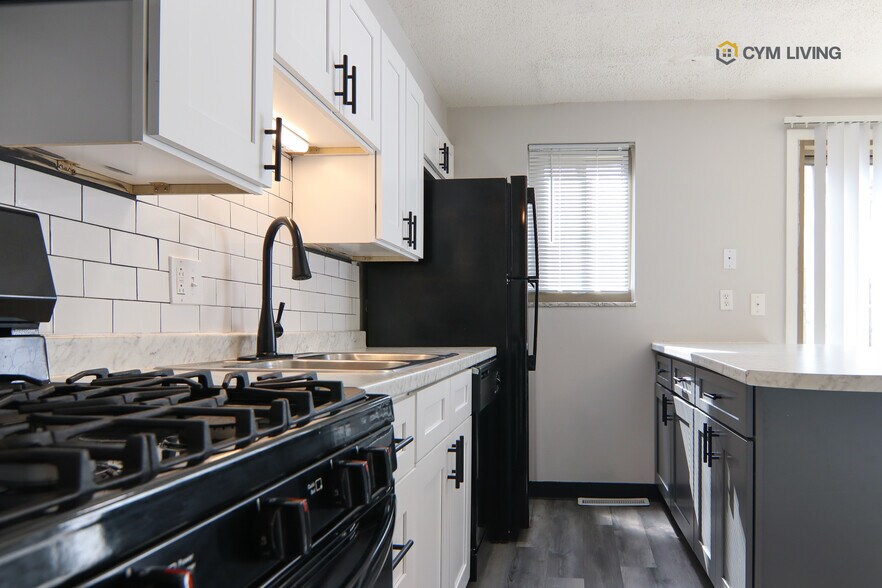 Coventry Court Townhomes - 522 Pinegrove Ln Fort Wayne IN 46807 ...