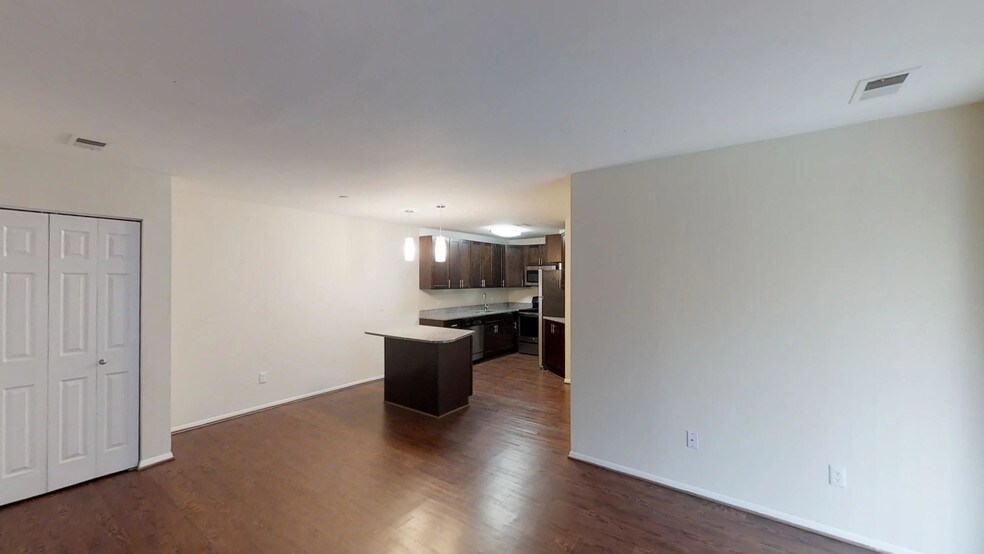 Misty Ridge Apartments - 1989 Delaware Dr Woodbridge VA 22191 ...