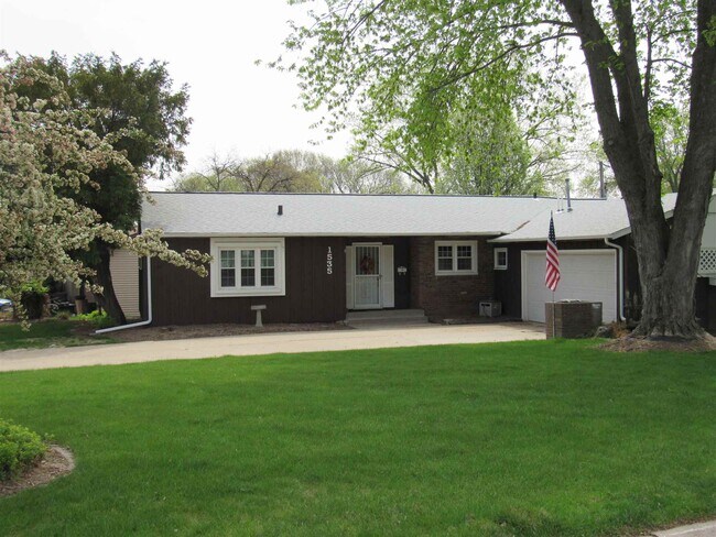 1535 Monterey Ct - 1535 Monterey Ct Bettendorf IA 52722 | Apartment Finder