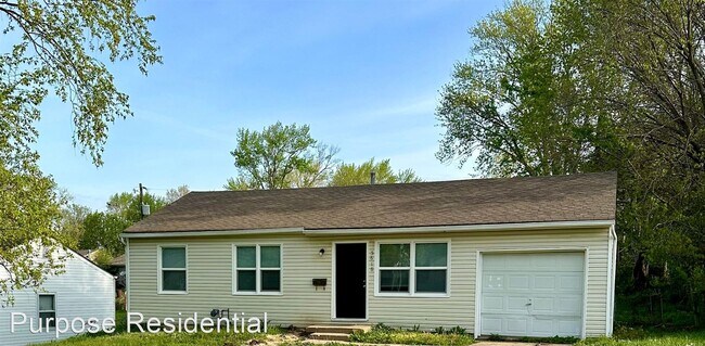 3 br, 1 bath House - 5616 E 101st Ter - 5616 E 101st Terrace Kansas ...