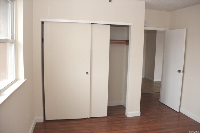 320 Post Ave - 320 Post Ave Westbury NY 11590 | Apartment Finder