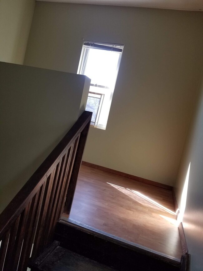 2326 W 6th St - 2326 W 6th St Duluth MN 55806 | Apartment Finder