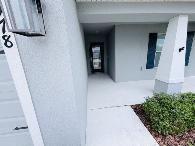 Charming 3-Bedroom Haven with 2 Full Baths in Lakeland – 1,711 Sq. Ft ...