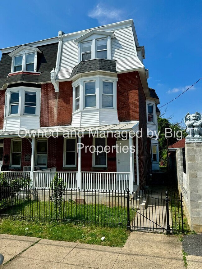 LARGE!! 6 bdrm/3 ba house with main lvl bdrm! - 110 W 30th St ...