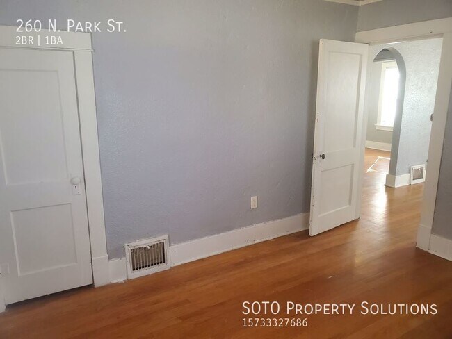 2BD/1BA Pet Friendly House Close to SEMO - 260 N Park Ave Cape ...