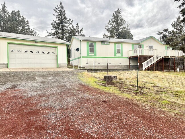 Tranquility Abounds at 8751 SW Sand Ridge,... - 8751 SW Sand Ridge Rd ...