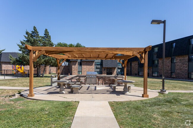 Amarillo Square - 4210 Paramount Blvd Amarillo TX 79109 | Apartment Finder