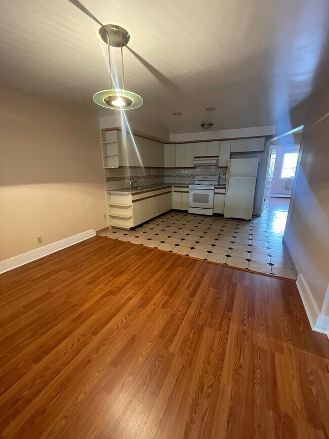 69-77-77 Caldwell Ave - 69-77-77 Caldwell Ave Queens NY 11378 ...