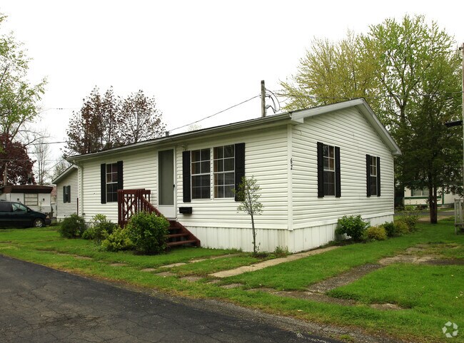 Arcola Place - 7541 N Ridge Rd Madison OH 44057 | Apartment Finder