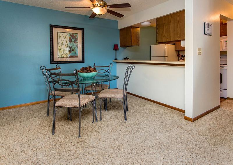 Bristol Ridge - 4515 86th St Urbandale IA 50322 | Apartment Finder