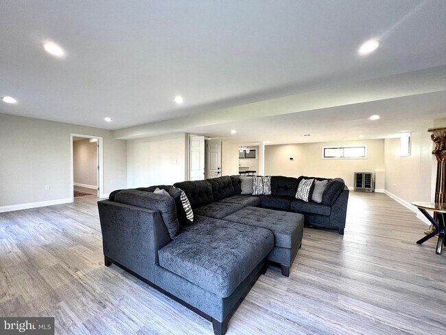 7803 English Way - 7803 English Way Bethesda MD 20817 | Apartment Finder