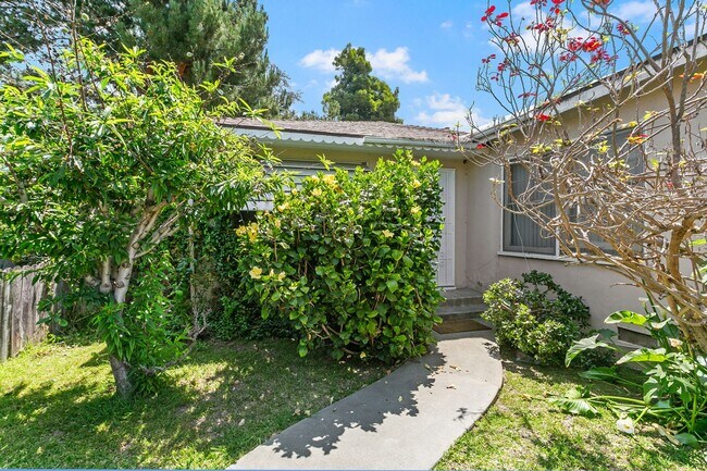 Cozy 2 Bed 1 Bath Santa Ana Home - 709 S Ross St Santa Ana CA 92701 ...