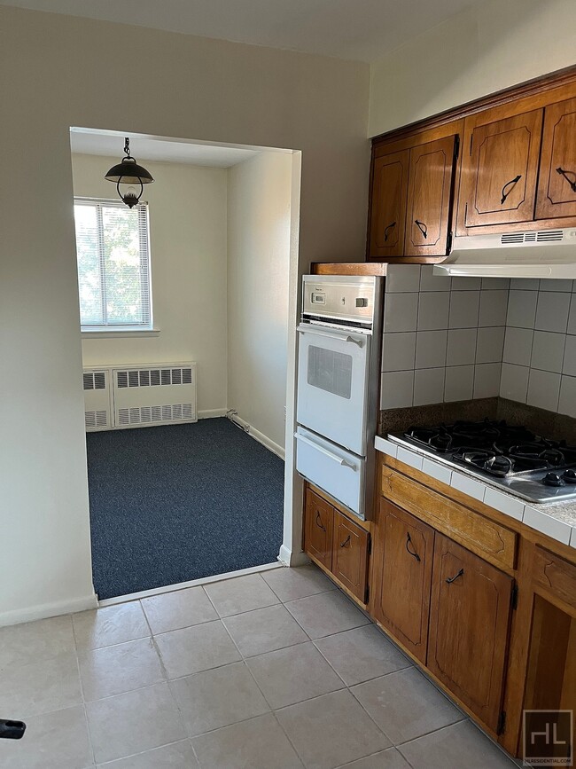 Spacious Three Bedroom in Woodside, NY - 37-32-37-59 59th St Queens NY ...