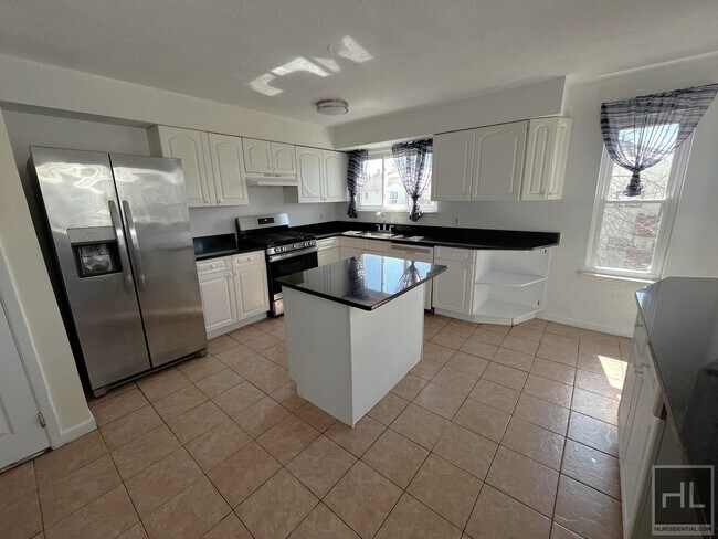 GREEN VALLEY ROAD - 90 Green Valley Rd Staten Island NY 10312 ...