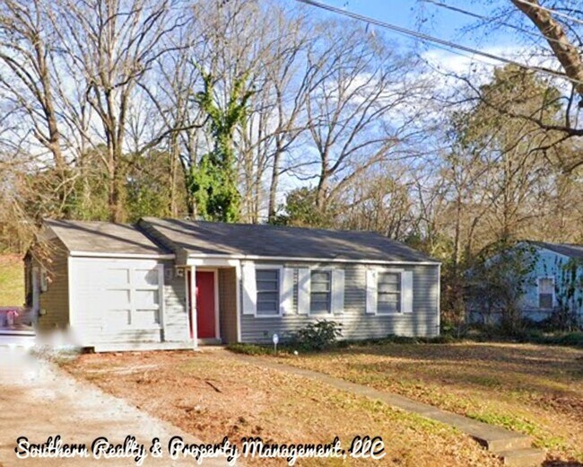 Avondale Road in Forest Hills' Perry Hill ... - 1145 Avondale Rd ...