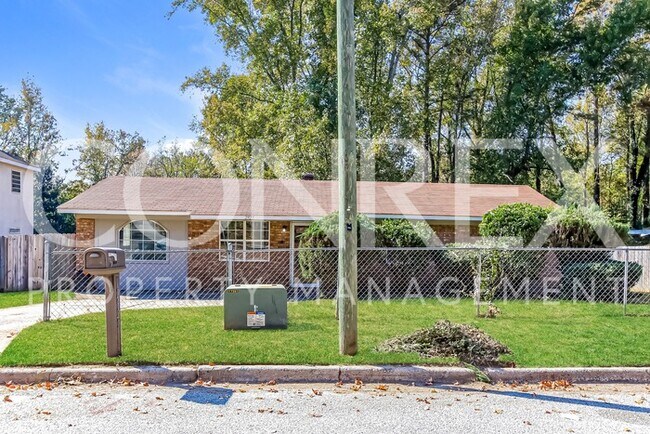 Cozy Three Bedroom All Brick Home in Augusta! - 2922 Dahlia Dr Augusta ...