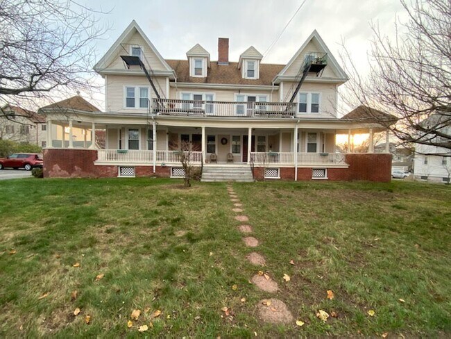 27 Allen Ave - 27 Allen Ave Pawtucket RI 02860 | Apartment Finder