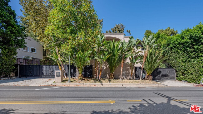 1600 Benedict Canyon Drive - 1600 Benedict Canyon Drive Beverly Hills ...