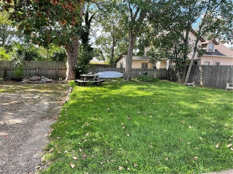 37 Castle St - 37 Castle St East Greenwich RI 02818 | Apartment Finder