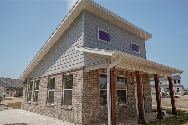 756 N Honey Locust Bnd - 756 N Honey Locust Bnd Fayetteville AR 72704 ...