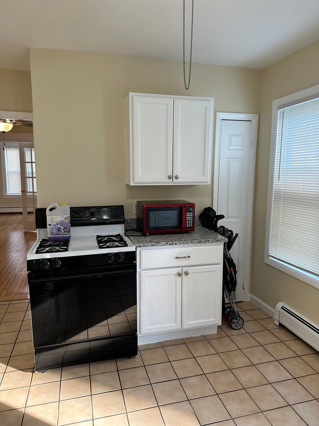 9 Ashton St - 9 Ashton St Worcester MA 01605 | Apartment Finder