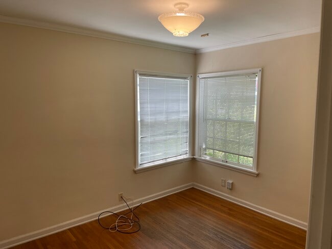 233 N Edgemoor St - 233 N Edgemoor St Wichita KS 67208 | Apartment Finder