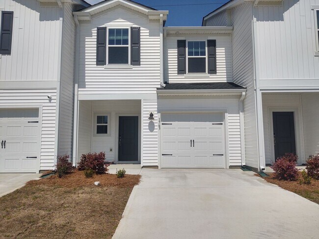 New Build, Pristine move in ready home loc... - 1763 Old Rivers Rd ...