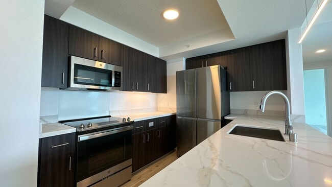 Epitome of modern urban living in the vibrant heart of Kaka'ako 2 Bed 2 ...