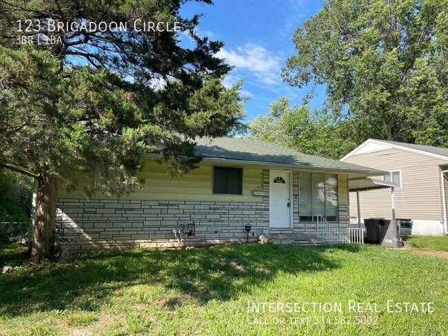 Cute 3 Bed/1Bath w/Carport - 123 Brigadoon Cir St. Louis MO 63137 ...