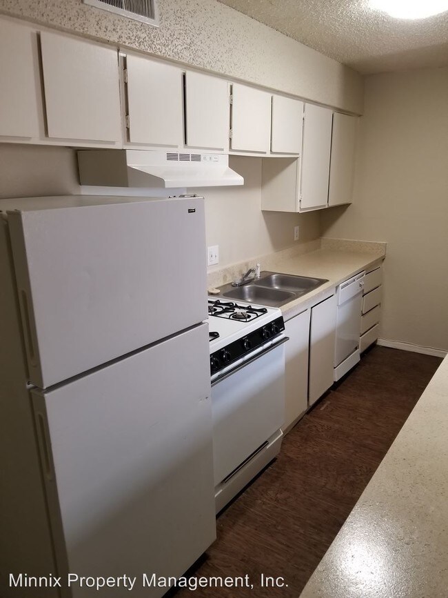 2 br, 1 bath Apartment - 4301 SW 51st Avenue - 4301 SW 51st Ave ...