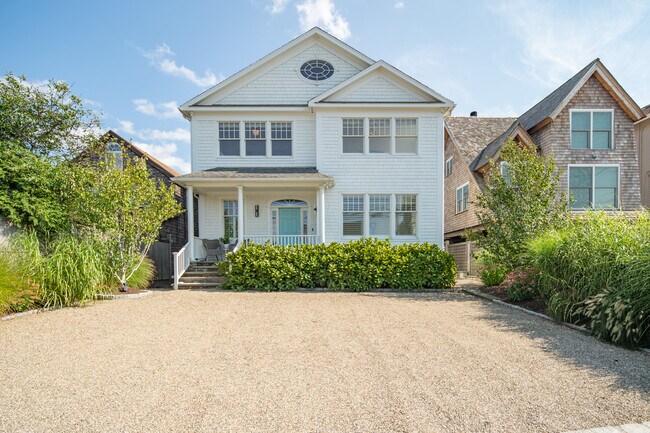 2073 Fairfield Beach Rd - 2073 Fairfield Beach Rd Fairfield CT 06824 ...