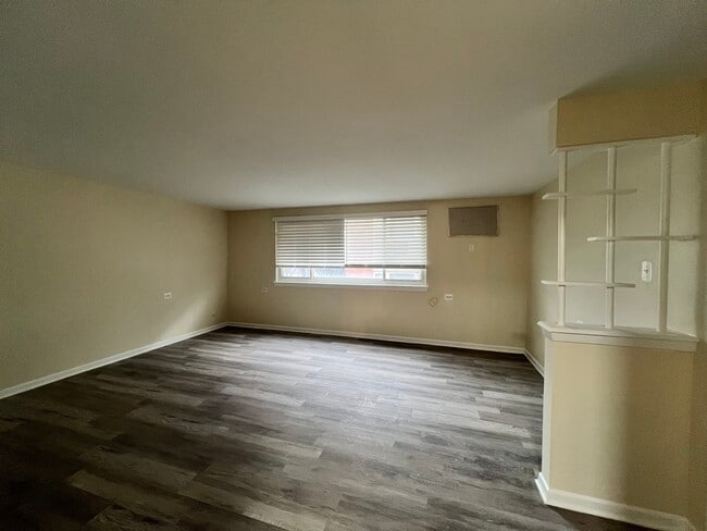 2033 W 111th St - 2033 W 111th St Chicago IL 60643 | Apartment Finder