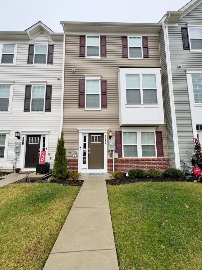 Spacious 4-Bedroom Townhome with Modern Am... - 1209 Astounding Ln ...