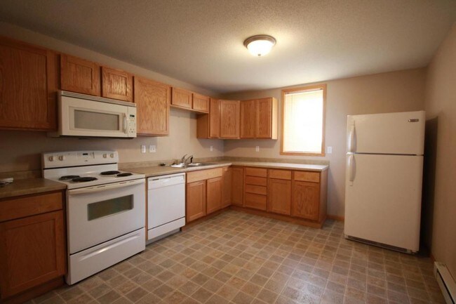 623 1/2 5th Ave S - 623 1/2 5th Ave S Grand Forks ND 58201 | Apartment ...