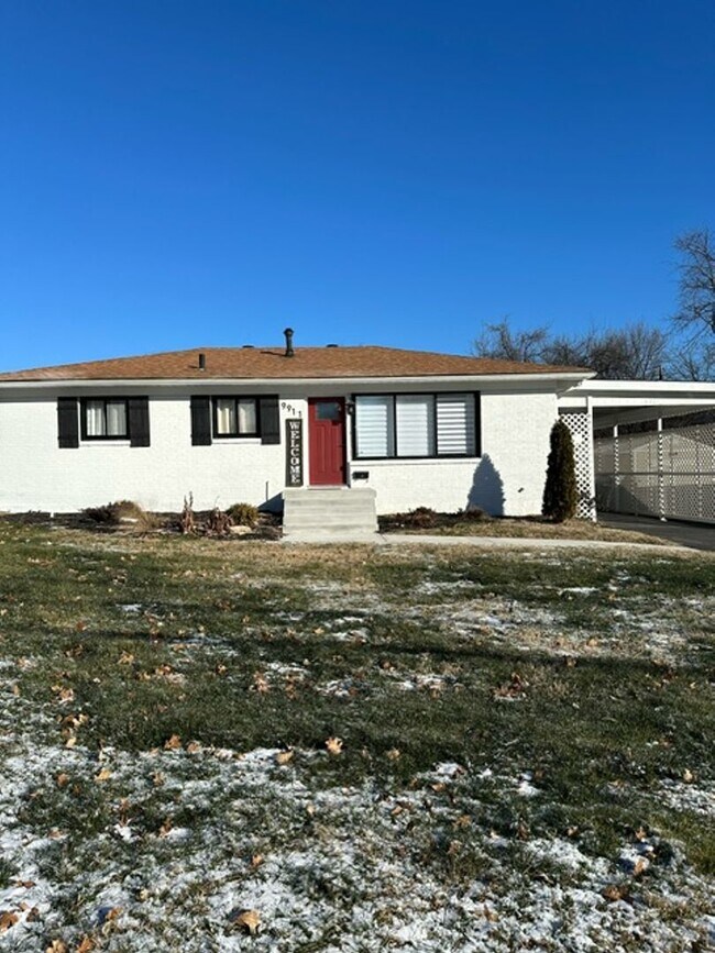 Gorgeous 3 Bedroom Home in the heart of J-... - 9911 Old 6 Mile Ln ...