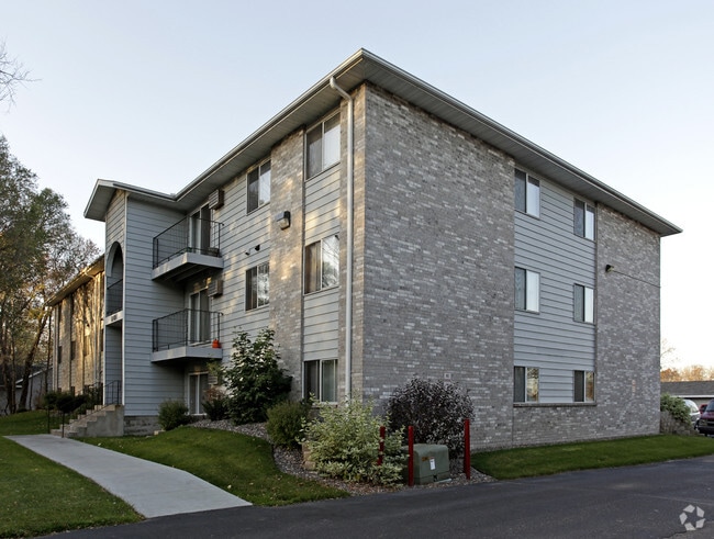 Gray Gable Apartments - 1101 1st Ave N Sauk Rapids MN 56379 | Apartment ...