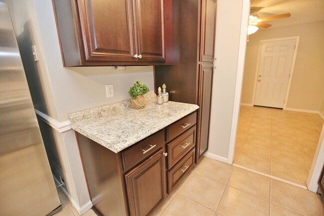 MUST SEE! Charming 3-Bedroom Townhome in Thoroughgood! 1-Car Attached ...