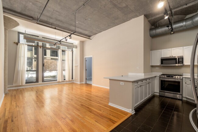900 N Kingsbury St - 900 N Kingsbury St Chicago IL 60610 | Apartment Finder
