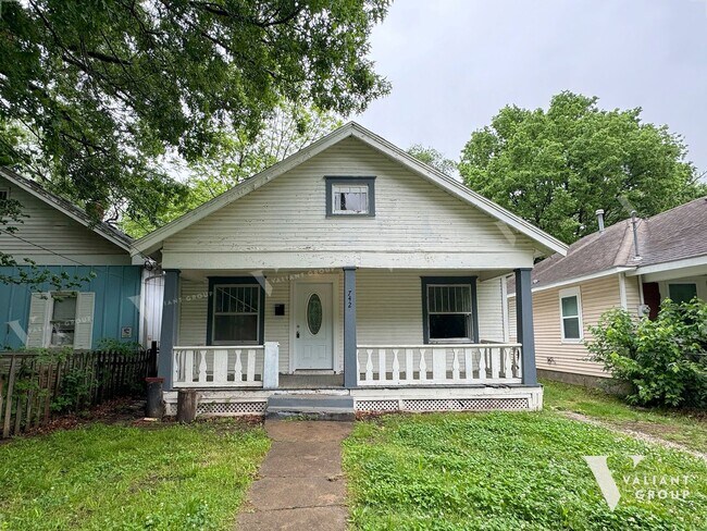 Two Bedroom, One Bathroom Home - 742 S Douglas Ave Springfield MO 65806 ...