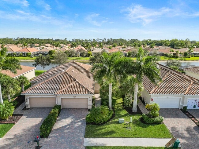 Luxury Waterfront Villa - 14504 Grapevine Dr Naples FL 34114 ...