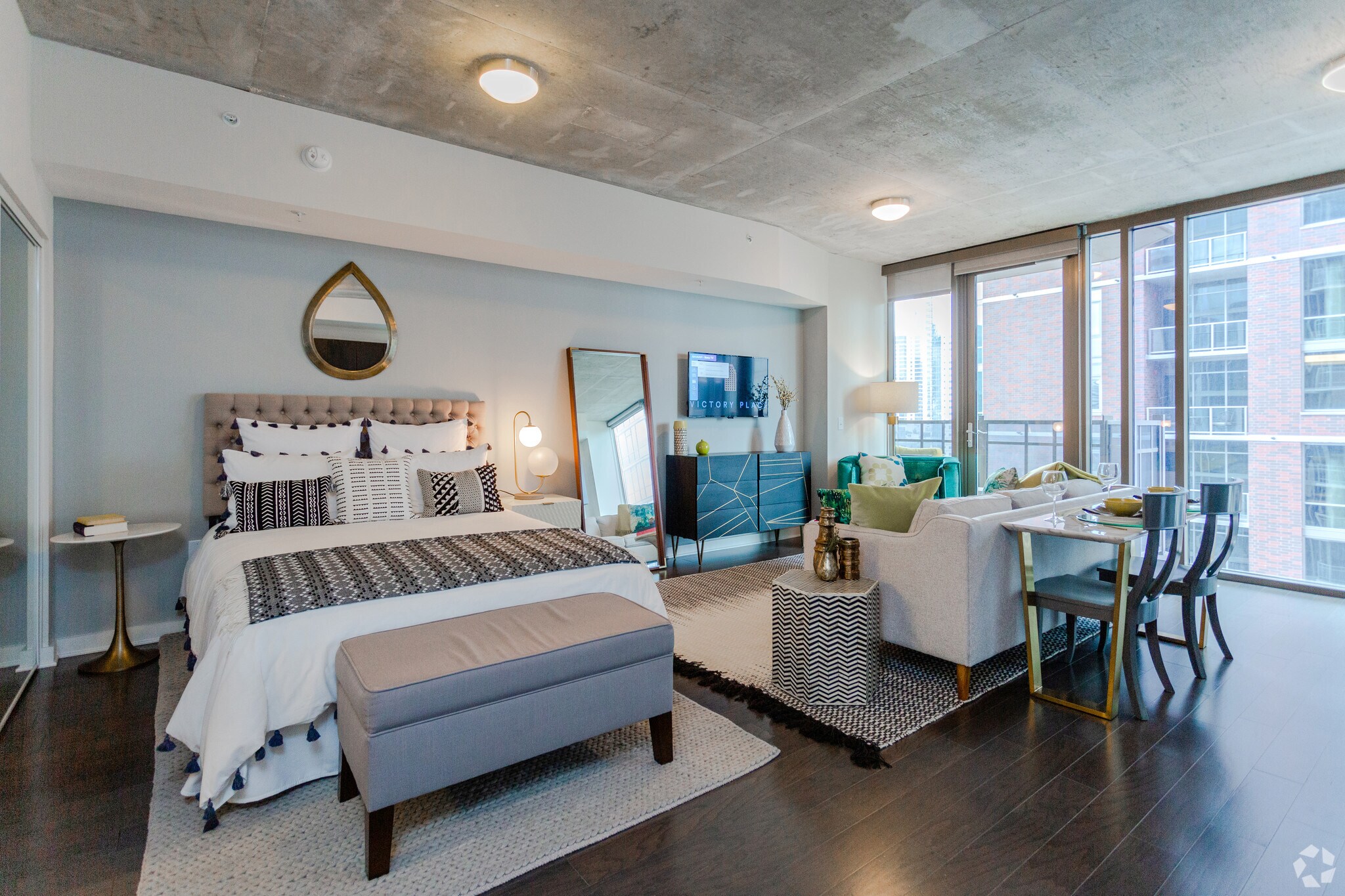 Victory Place - 1701 Payne St Dallas TX 75201 | Apartment Finder