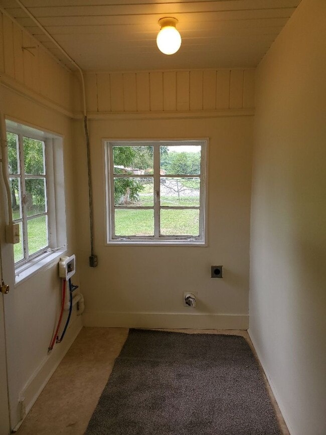 Affordable 2 Bedroom Home with Garage & Extra Space - 117 Casey St ...