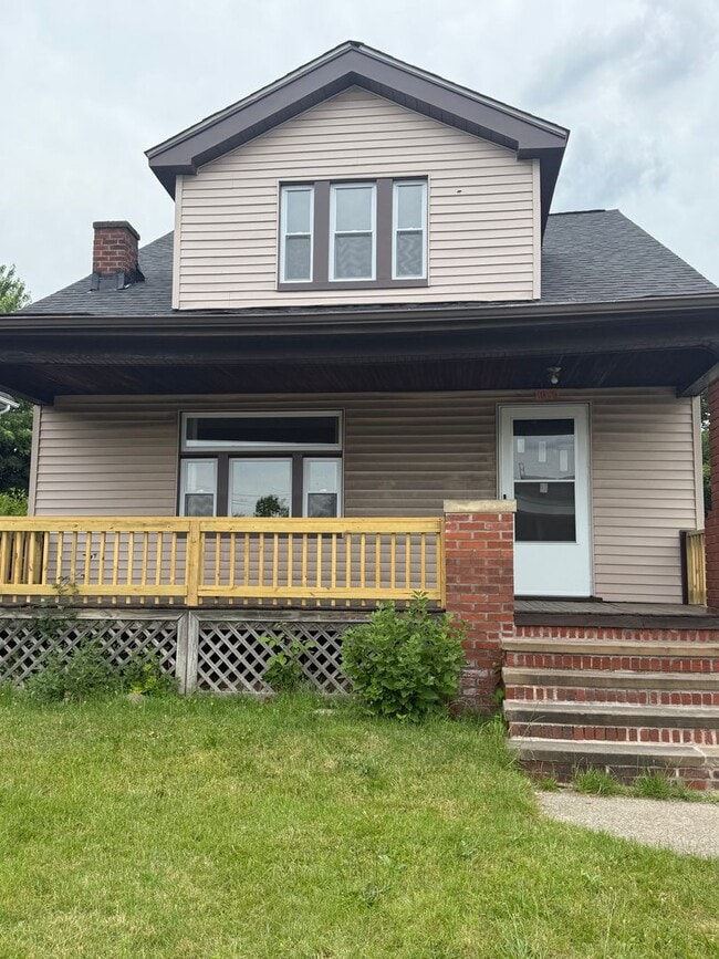 Lee/Harvard single home Water/Sewer included - 4080 E 144th St ...