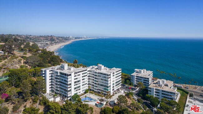 17350 Sunset Blvd - 17350 Sunset Blvd Los Angeles CA 90272 | Apartment ...