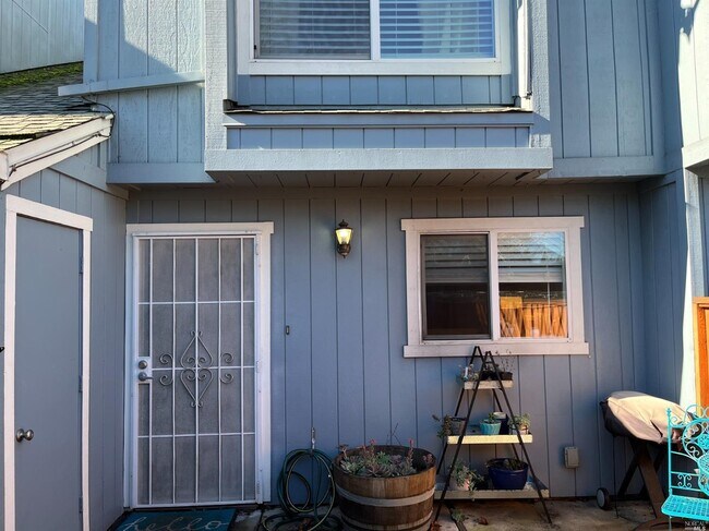 709 Racquet Club Cir - 709 Racquet Club Cir Rohnert Park CA 94928 ...