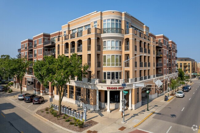 Monroe Commons - 1810 Monroe St Madison WI 53711 | Apartment Finder