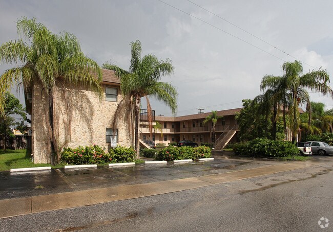 Rustic Manor Apartments - 50 SE 12th St Fort Lauderdale FL 33316 ...
