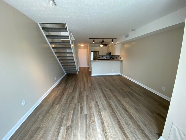 869 W Huron Rd - 869 W Huron Rd Cleveland OH 44113 | Apartment Finder