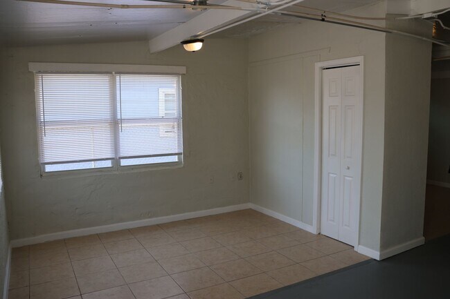 2174-2176 Davis Court - 2174-2176 Davis Ct Fort Myers FL 33916 ...