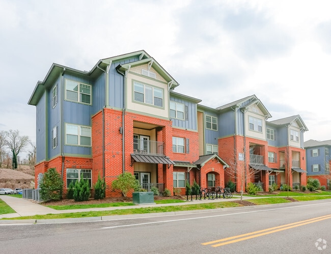 River's Edge Apartments - Knoxville, TN | Apartment Finder